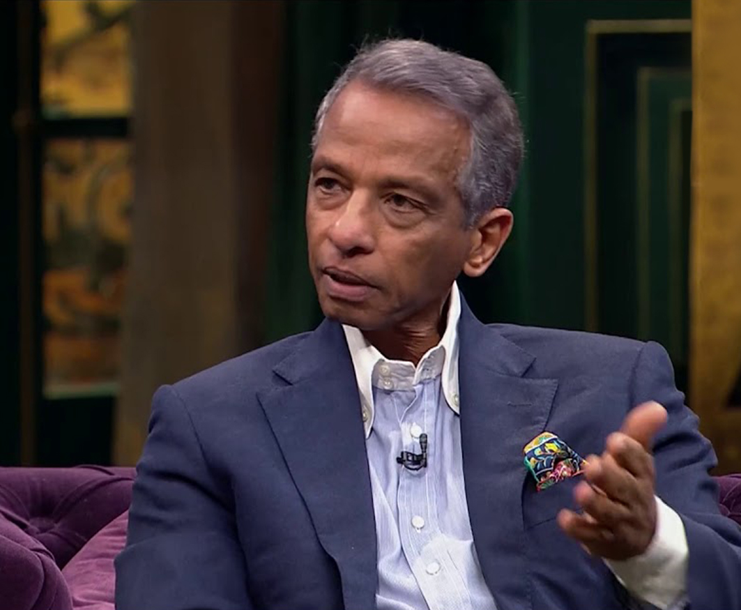 كيف يتحول الفخار لقطع خزفية جميلة؟.. 4 طرق لتلوين الفخار